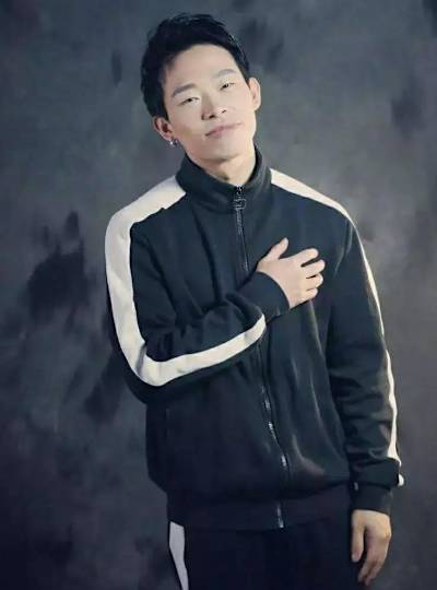 他们说我像个疯子，但我就是蛇男