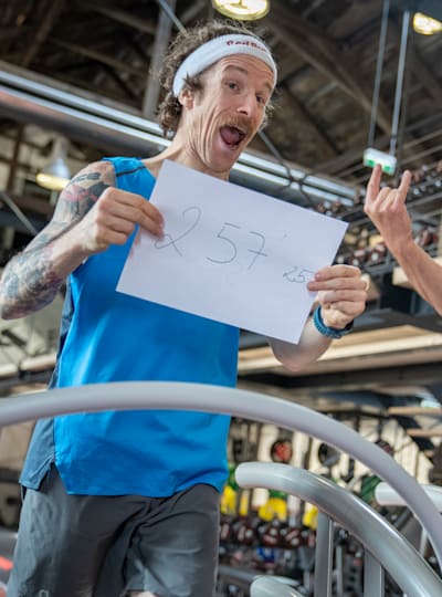 Flo Neuschwanders Weltrekord auf dem Laufband: Recap