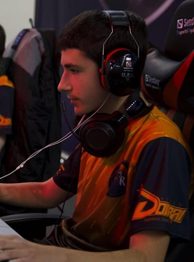 Γνώρισε τον παίκτη του LoL, Λάμπρο "Labrov" Παπουτσάκη