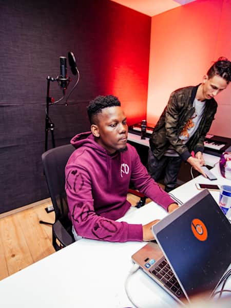 5 Tracks that Forged Lastee