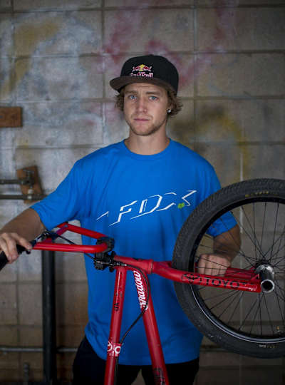 Drew Bezanson w teamie Maxxis Tires - video BMX