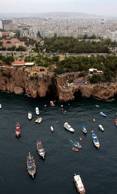 Zita Bernatsky: Cliff Diving – Red Bull Athlete Page