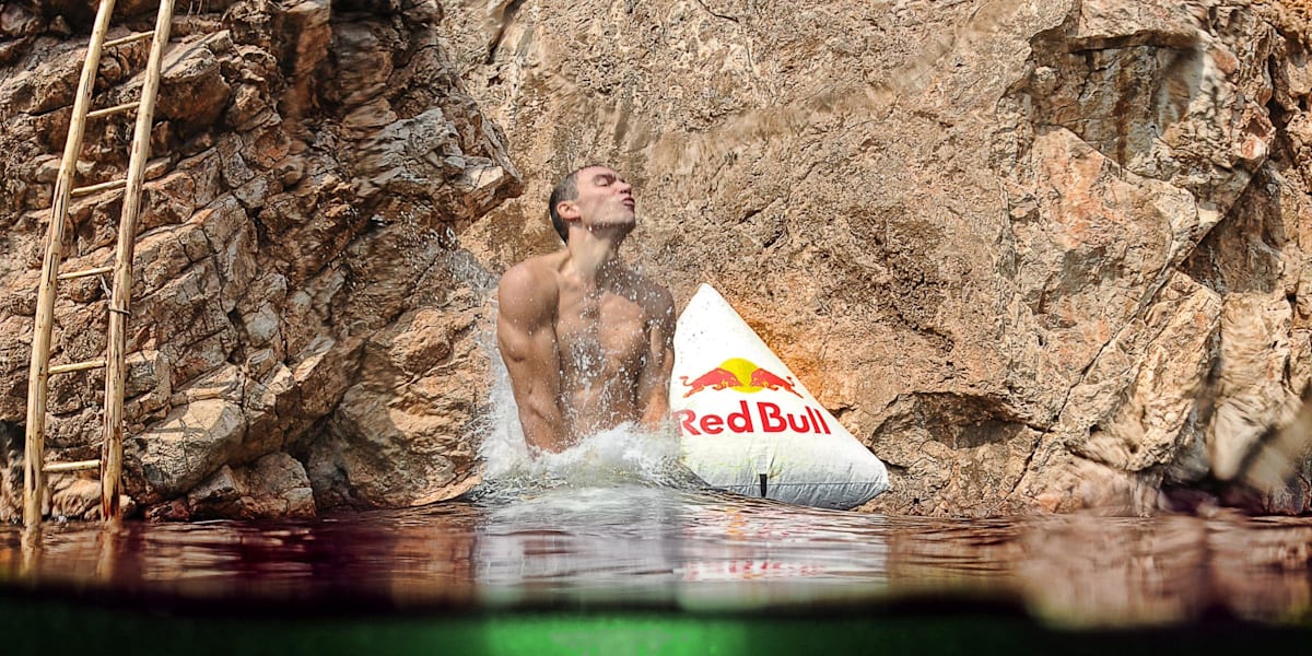 The physics of cliff diving: Here’s how they do it