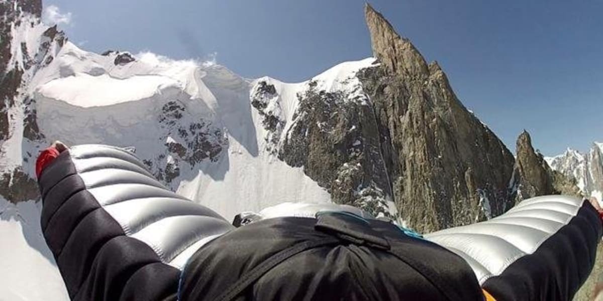 wingsuit flying mont blanc