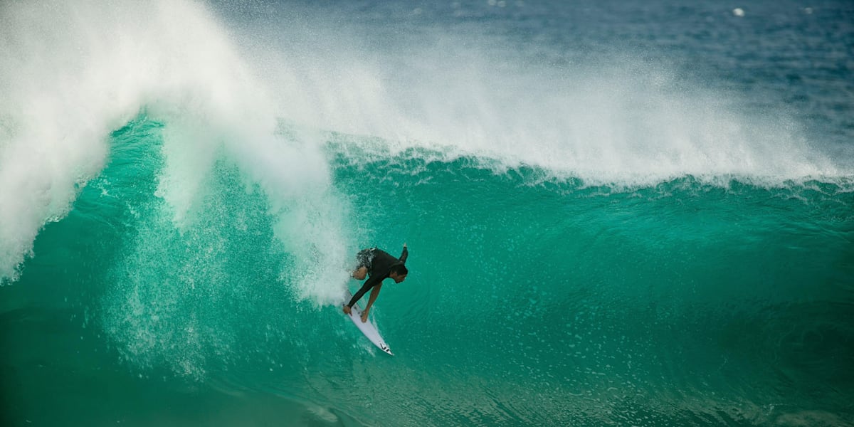This is Live at Pipeline | Waves of the Day