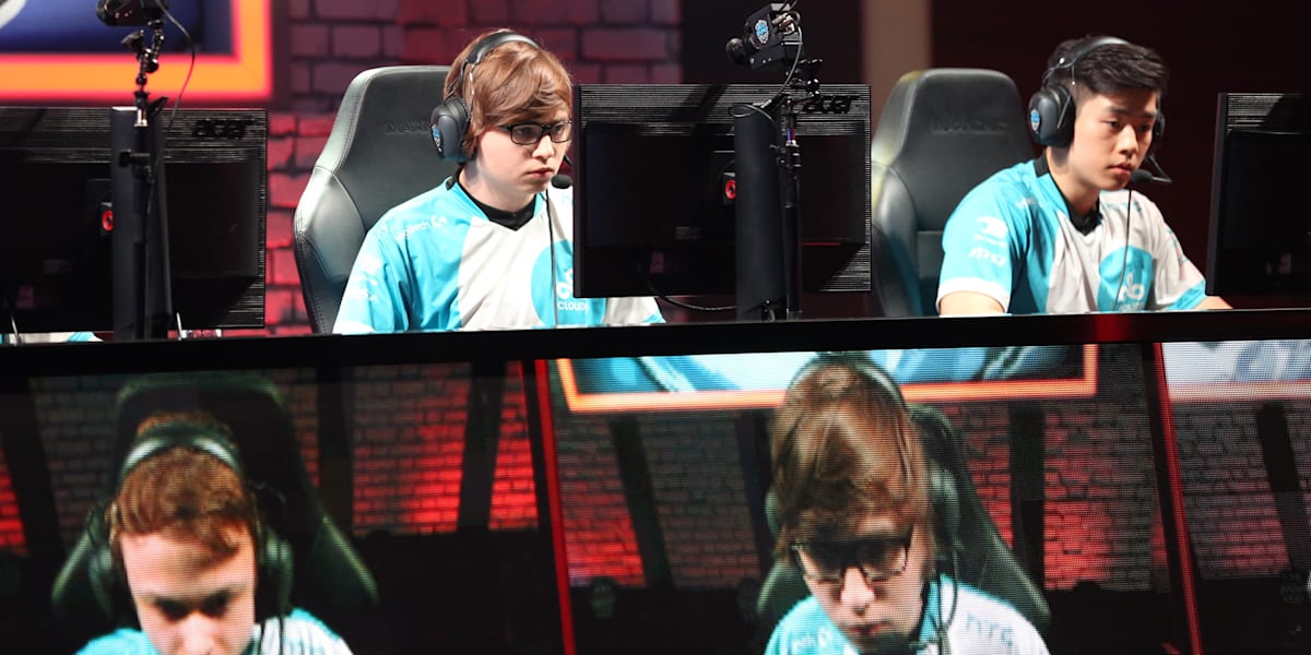 LoL player interviews at Rift Rivals tournament +video+