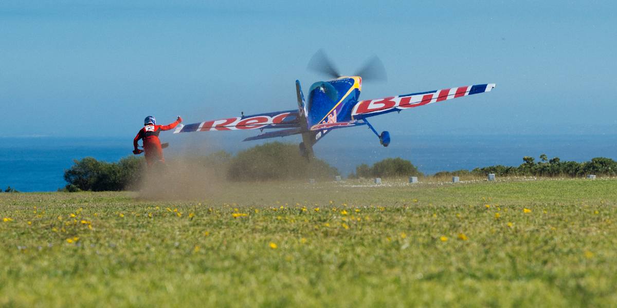 Patrick Davidson’s Can Grab Stunt and Air Race X Win