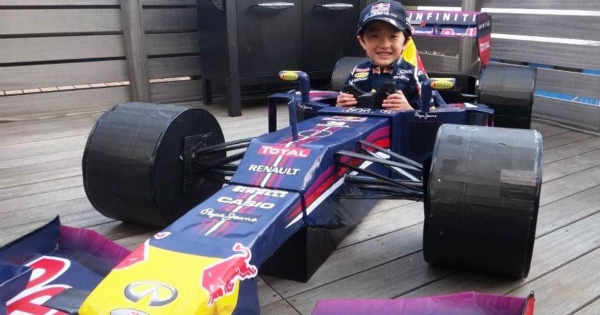 Kid builds his own cardboard Red Bull RB9