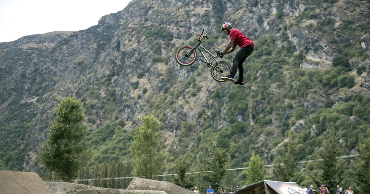 Cruising avec Corey Bohan: BMX et Surf à Tahiti