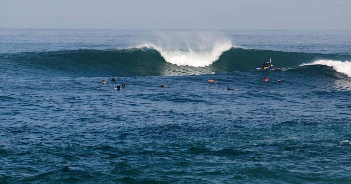 sunset beach waves today