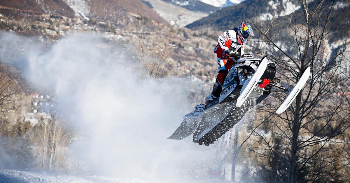 History of snowmobiles: evolution and Quebec's role