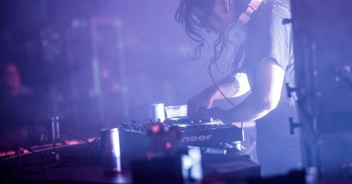 Behind the scenes of Skrillex’s 2014 tour