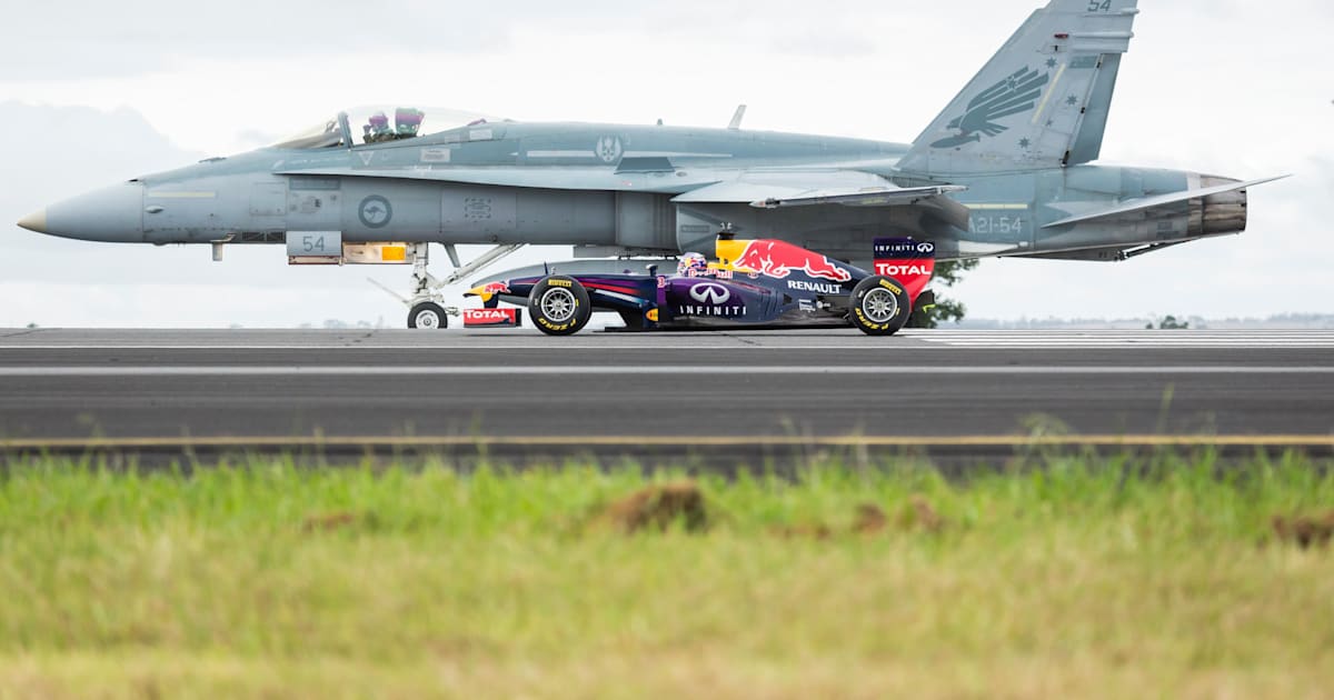 F1 car v plane *video* Hornet v Ricciardo | Red Bull F1