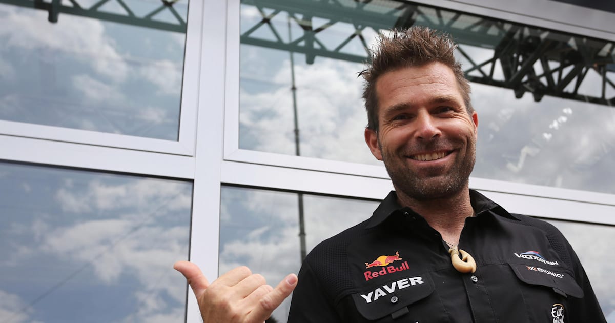 Red Bull Air Race pilot Hannes Arch profile video