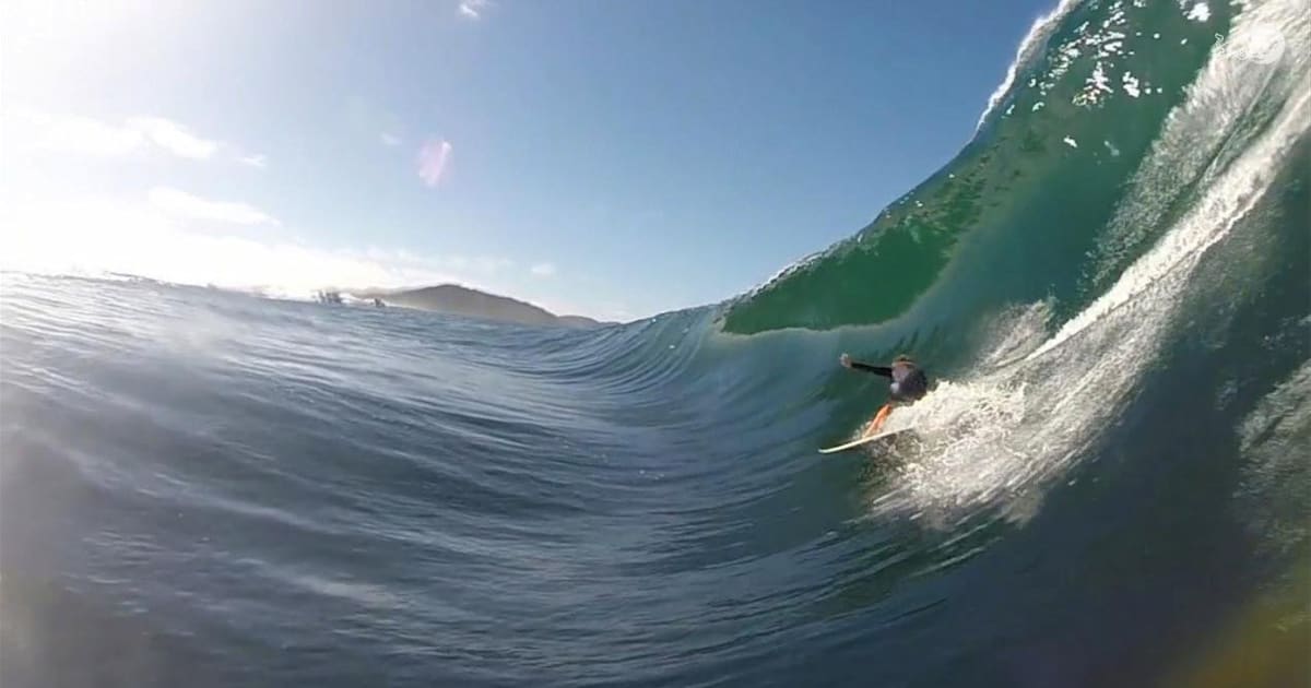 Vidéo GoPro de Mark Mathews en surf sur vague The Right