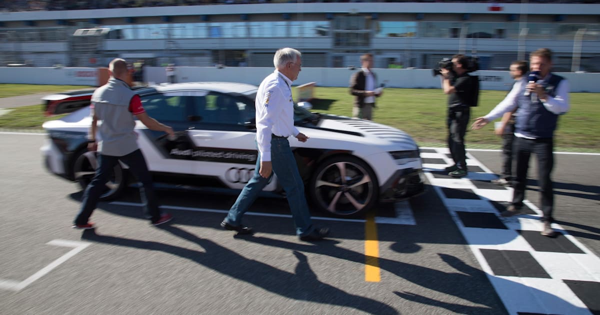 Bastian Schweinsteiger conoce el Audi RS7 sin conductor