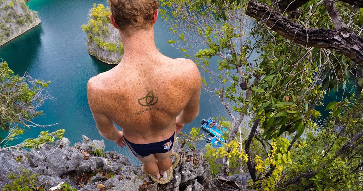 The best cliff diving spots of Indonesia: Watch now!