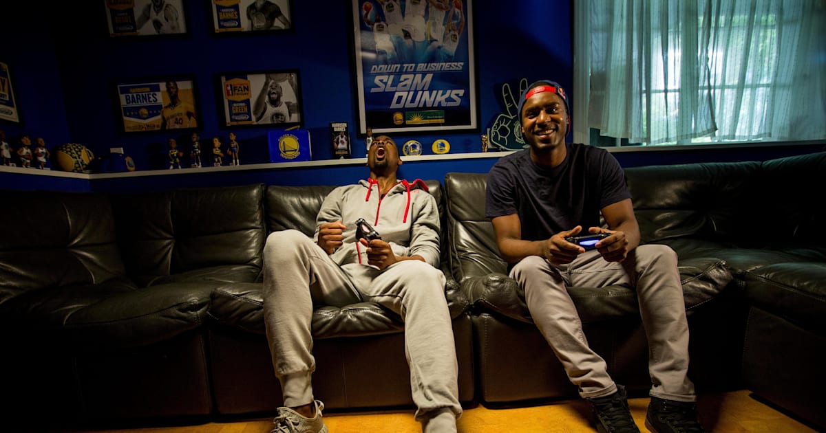 Snake Eyez Goes 1-on-1 With Harrison Barnes