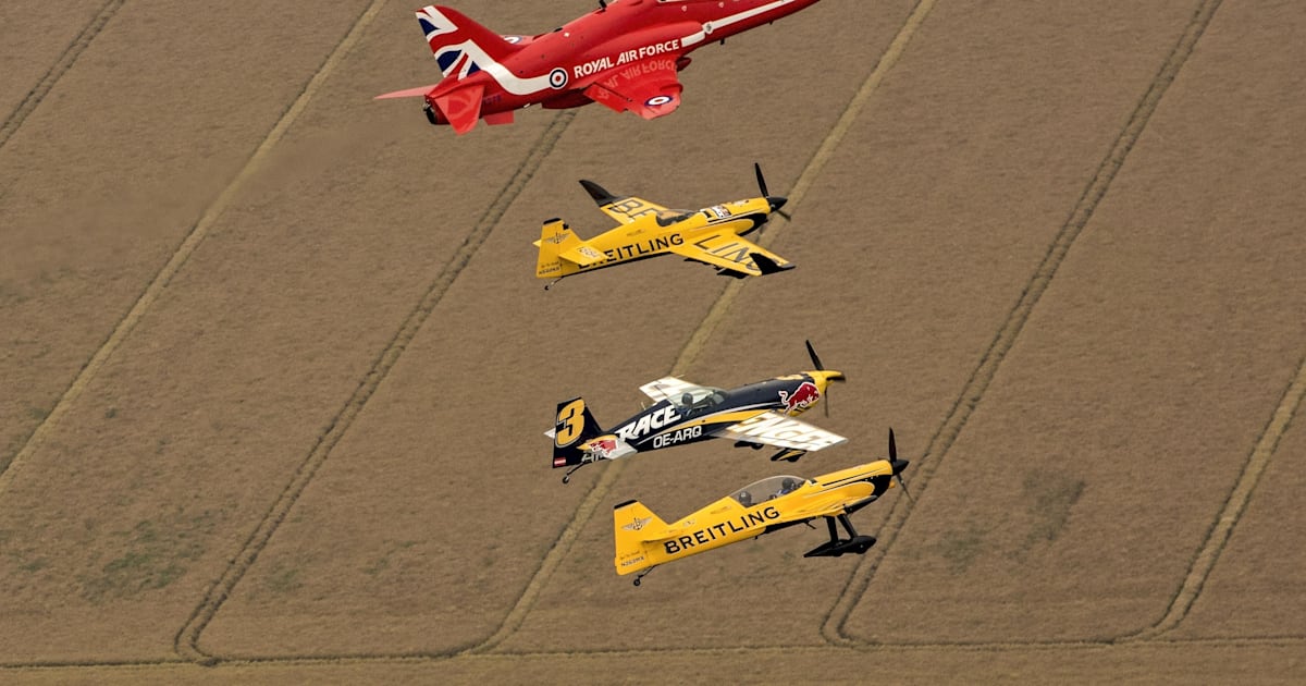 Red Arrows meets Red Bull Air Race