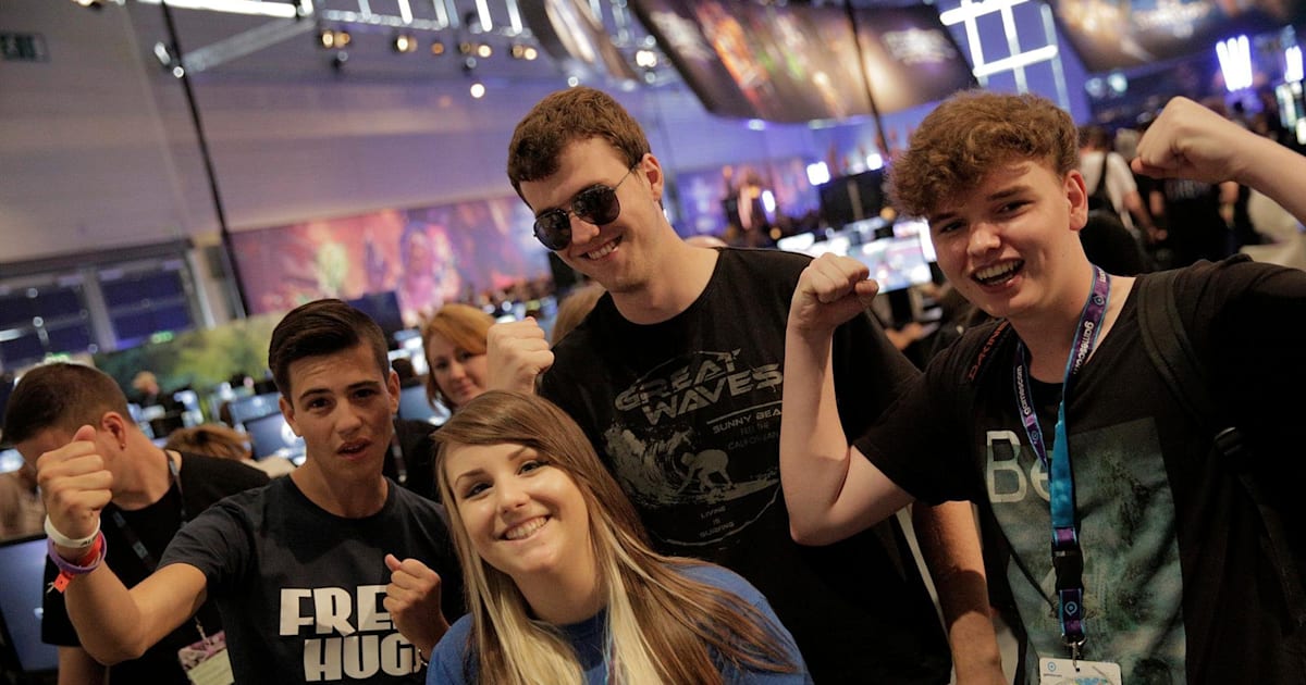 Miss Rage auf der Gamescom 2016 | Red Bull Games VIDEO