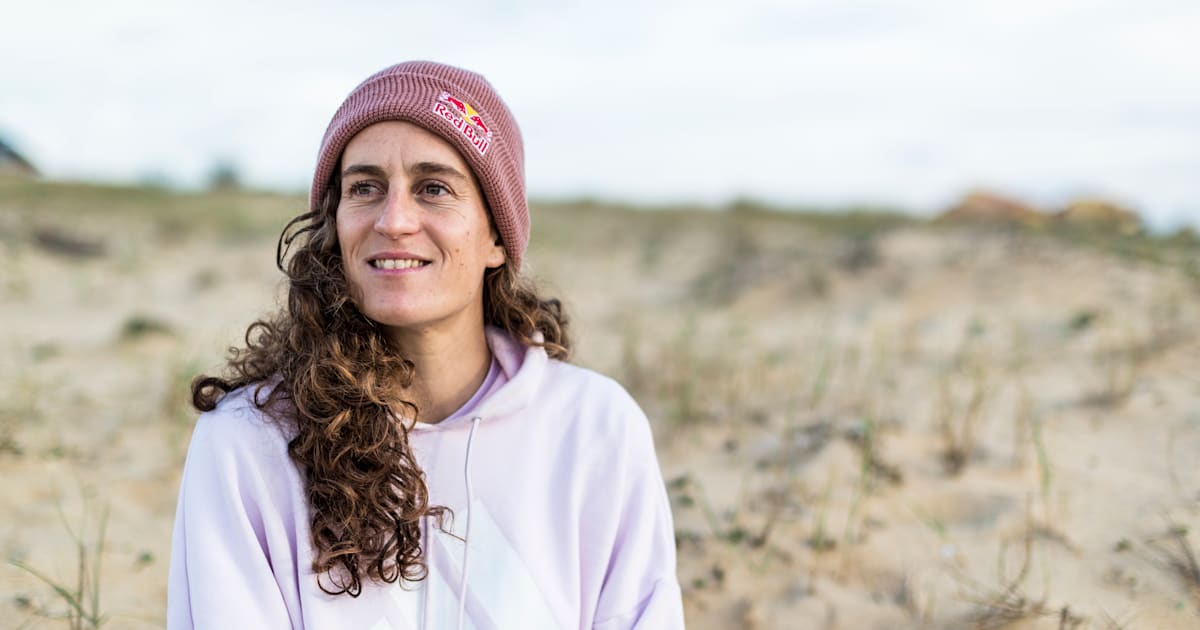 Justine Dupont: Surfing – Red Bull Athlete Profile