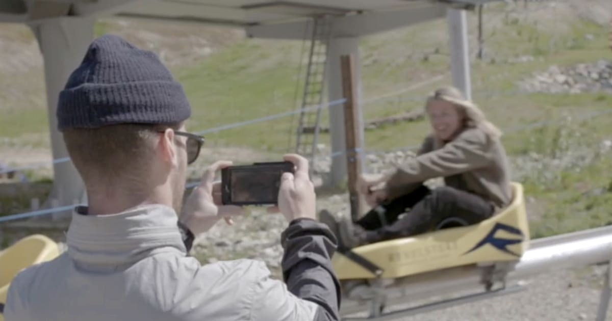 Keep Your Tips Up S2 E7 extra: Cheeto Fingers