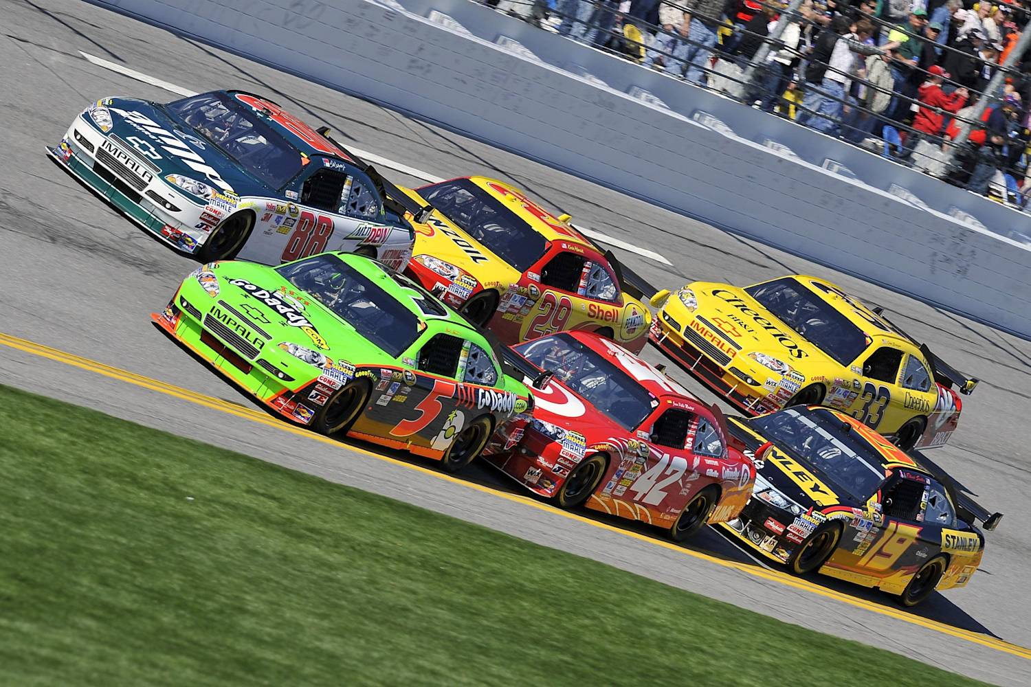Von der Formel 1 in die NASCAR Von der Formel 1 in die NASCAR