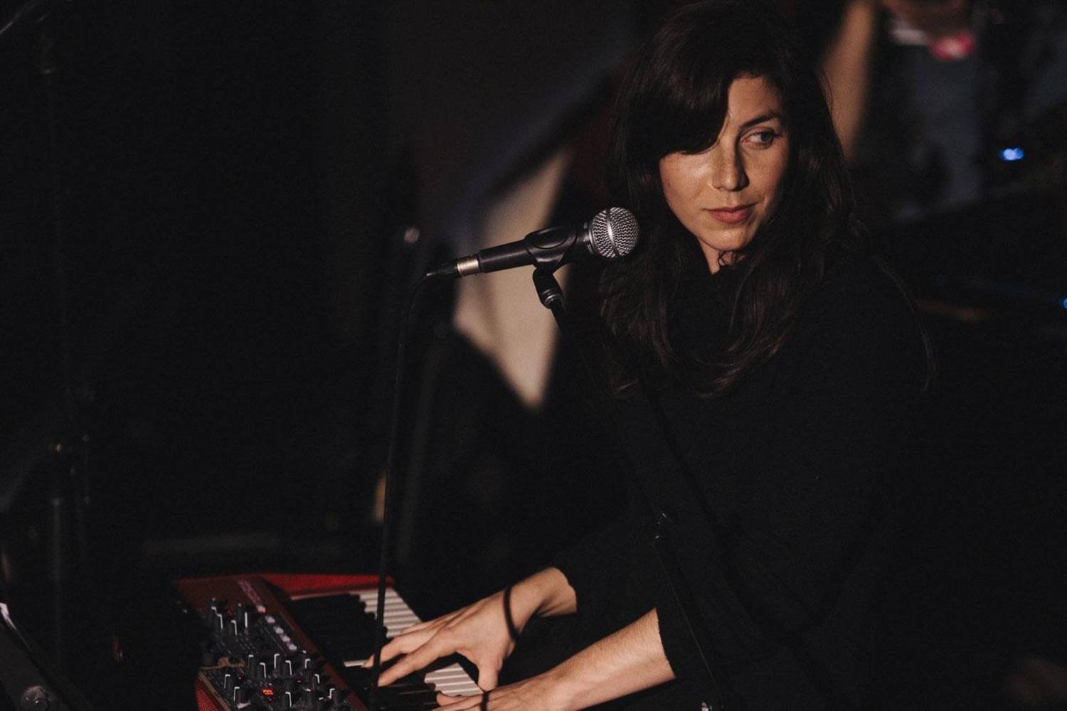 Julia Holter: Poesie und Performance