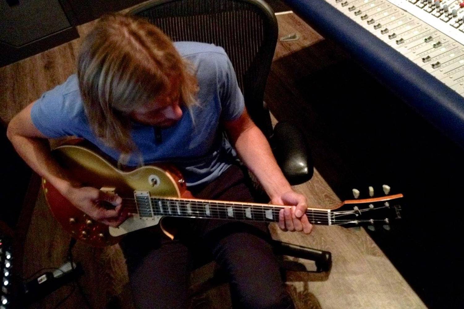 AWOLNATION im Studio