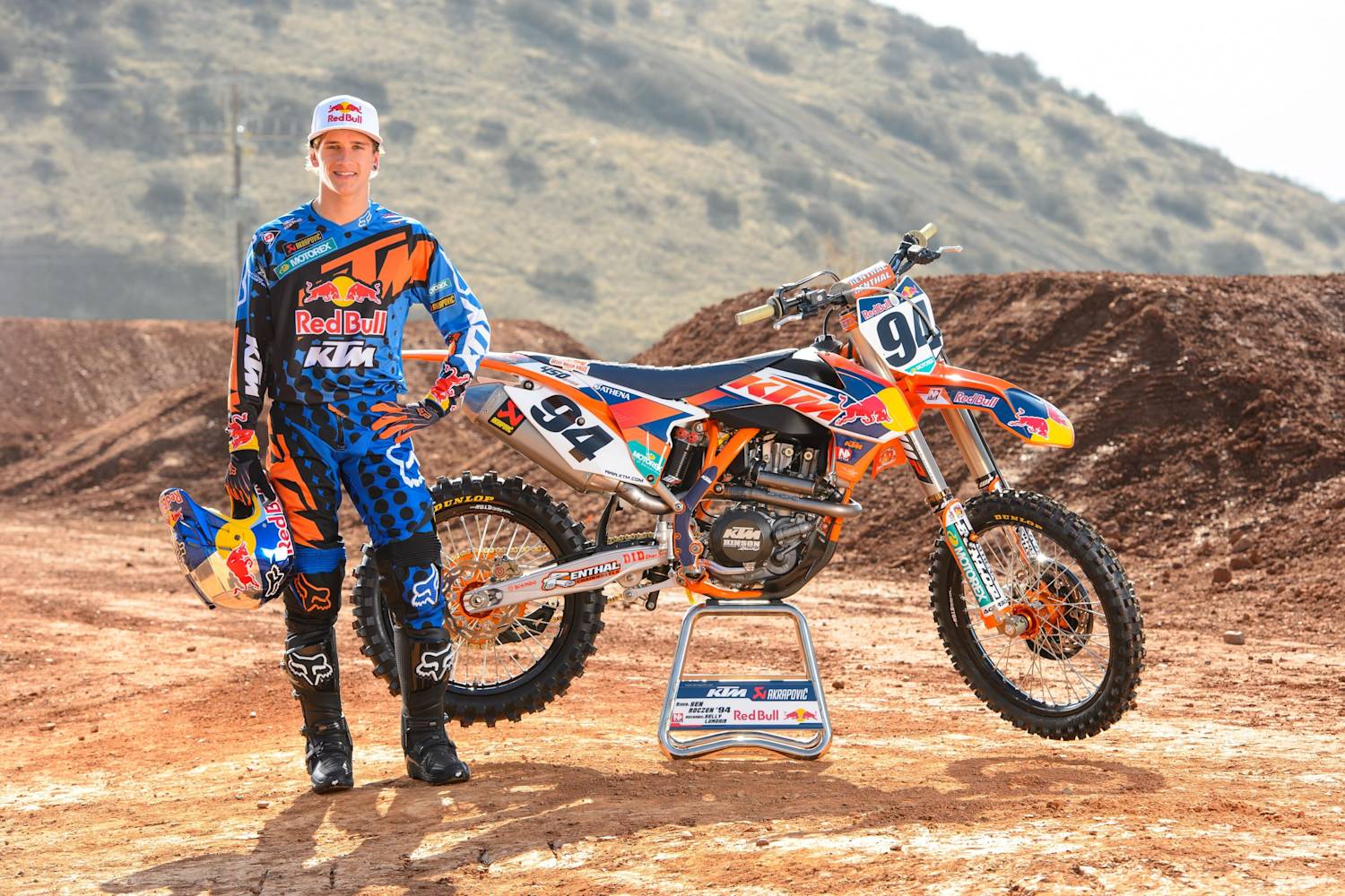 A close up infographic look at Ken Roczen's KTM 450 SXF