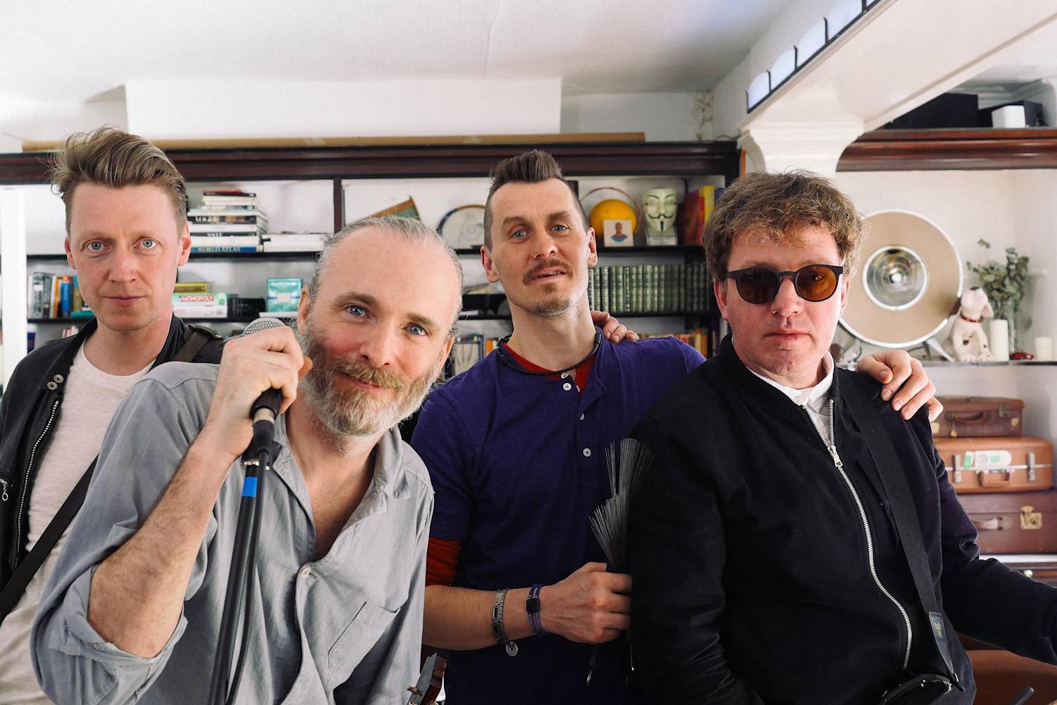 Watch Scottish indie-rock heroes Travis play live