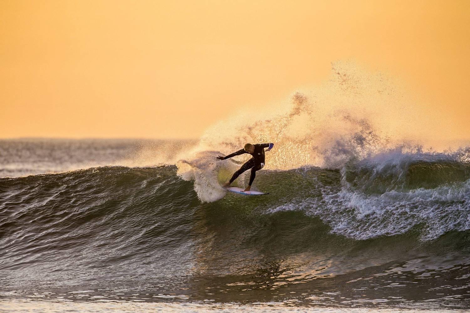 Surfing: Fanning IN for Fiji