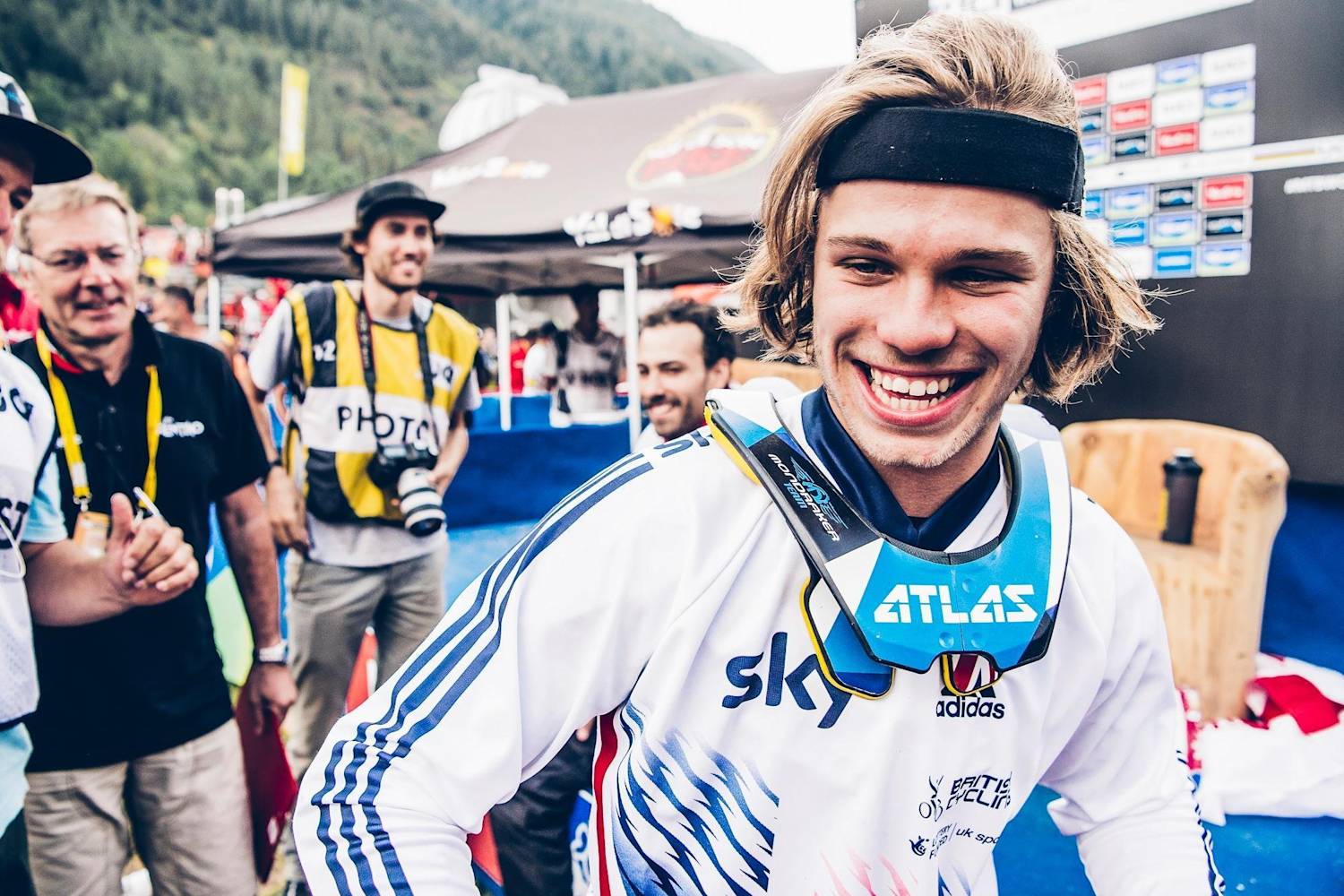 Downhill MTB: The worlds fastest riders | Red Bull Bike