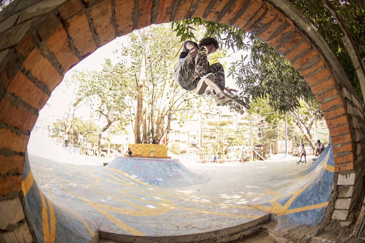 Skate Myanmar: The Golden Skate Odyssey *video dois*