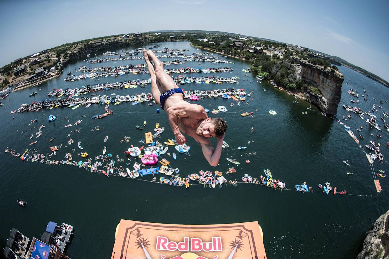 Red Bull Cliff Diving Texas 2018: Highlights ++video++