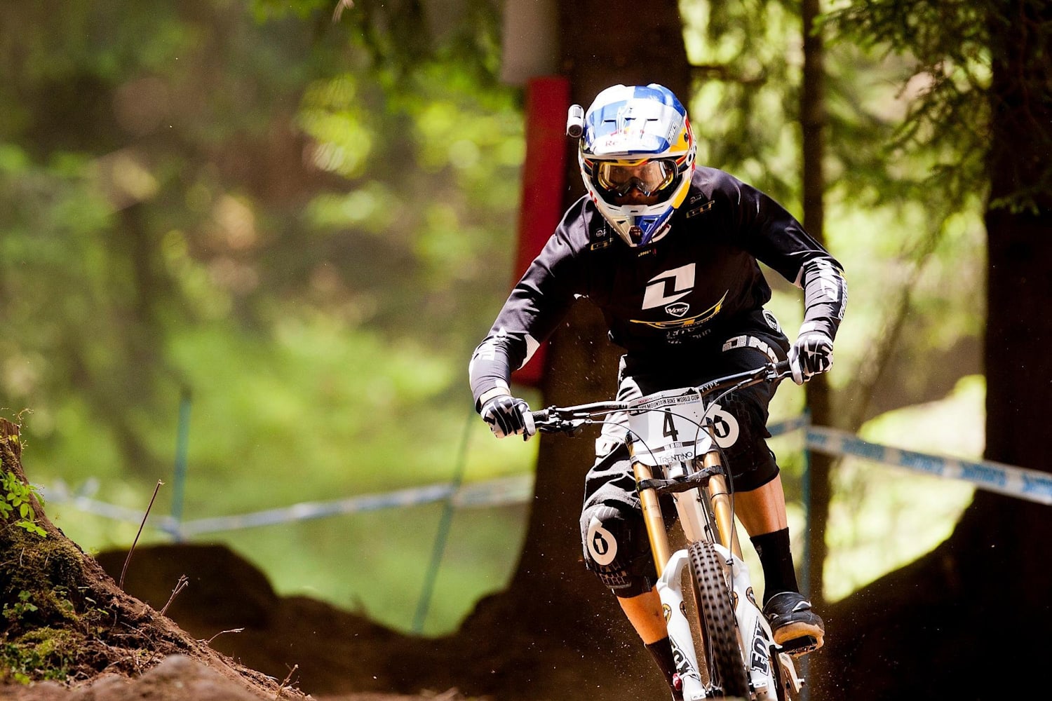 MTB Chronicles Mini: Life on the road with Gee