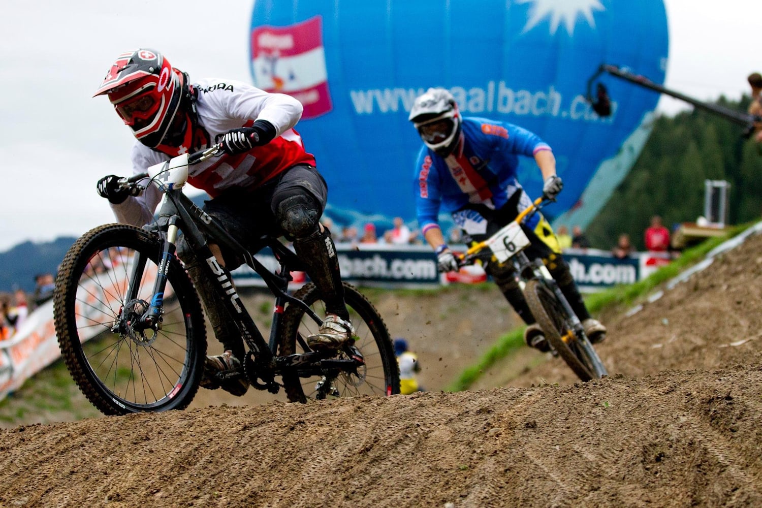 Rinderknecht and Beerten win 4X gold