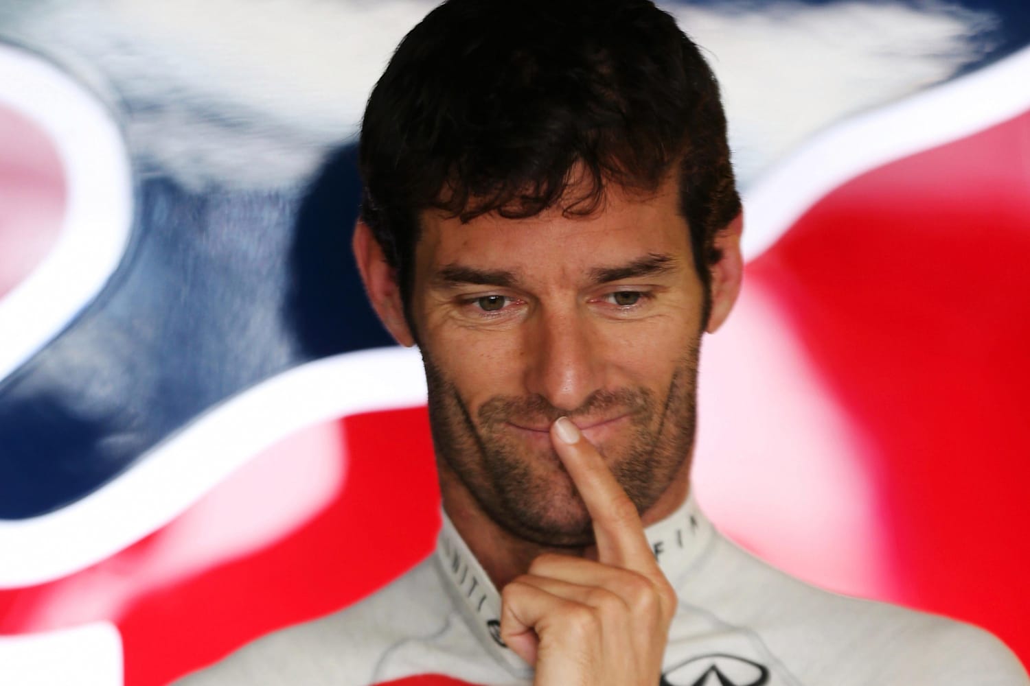 Webber fastest in second practice