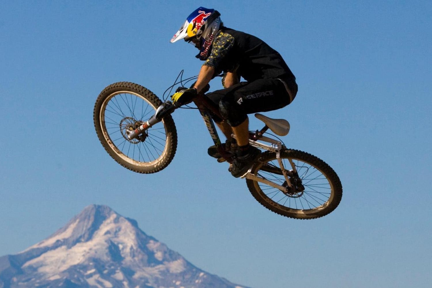 Paul Basagoitia – Superman-Seatgrab & 360-Tailwhip