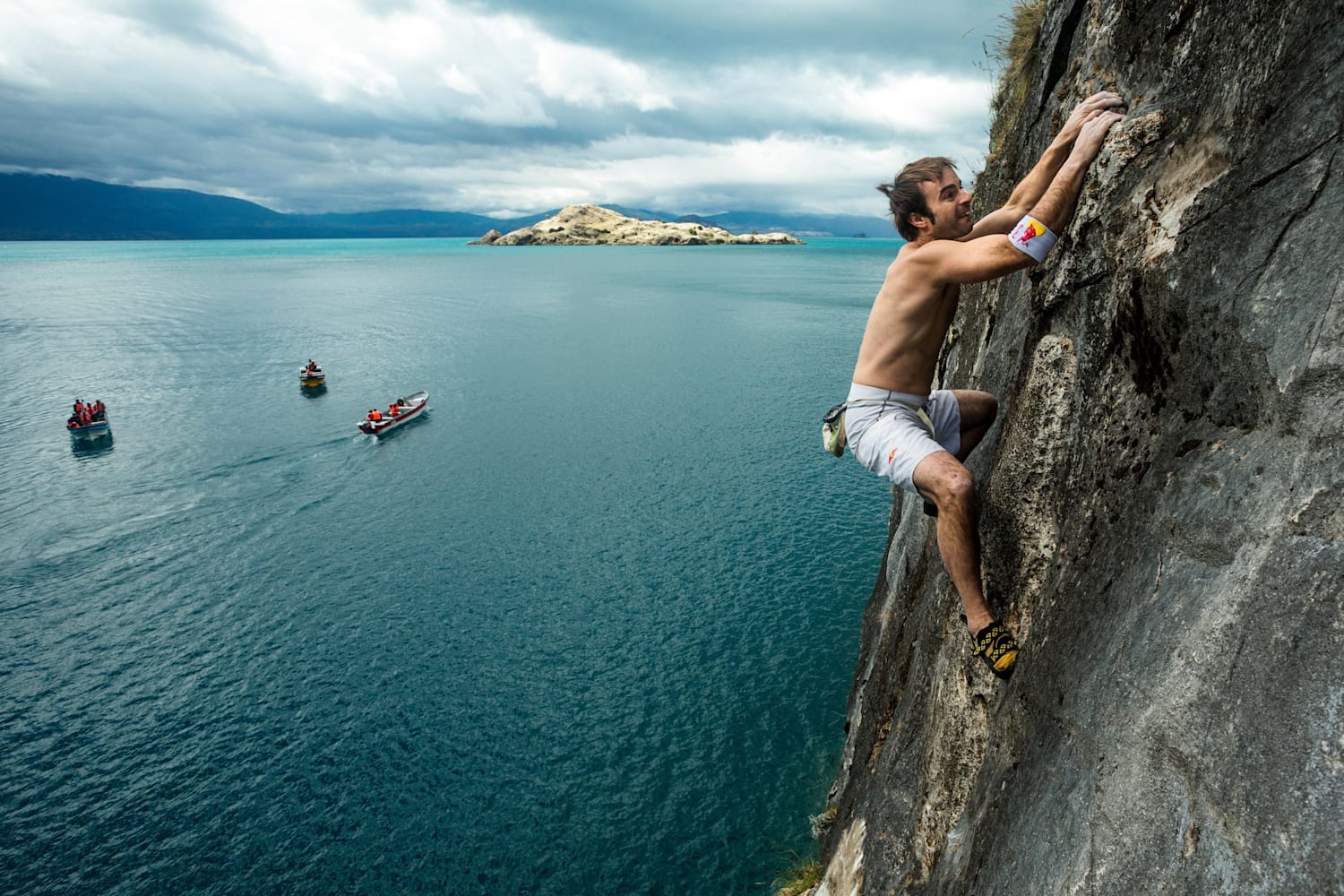 Red Bull Psicobloc: Deep Water Soloing in Chile