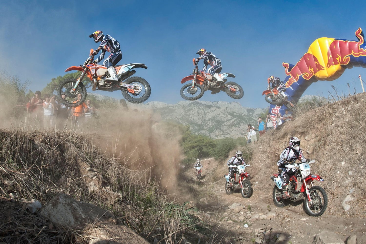 Video: Facing the obstacles of Hard Enduro
