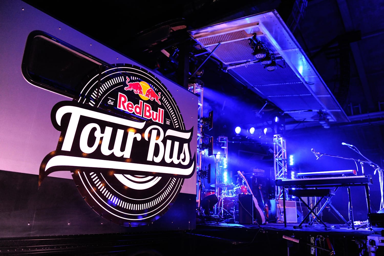 Red Bull Tour Bus: Jeździmy po całym świecie!