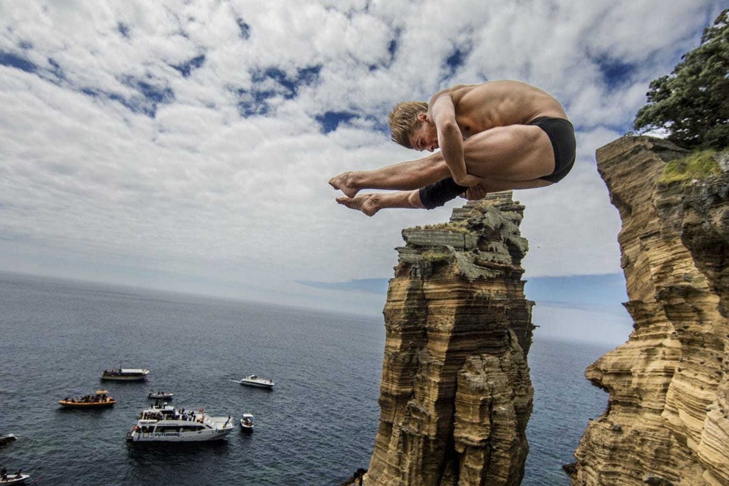 Red Bull Cliff Diving live stream: Azores 2017