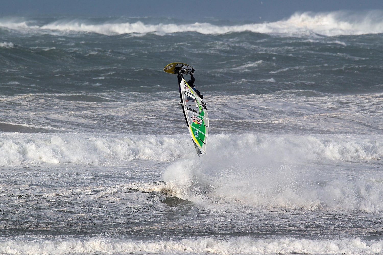 10 windsurfers, 3 extreme stormen, 1 kampioen!