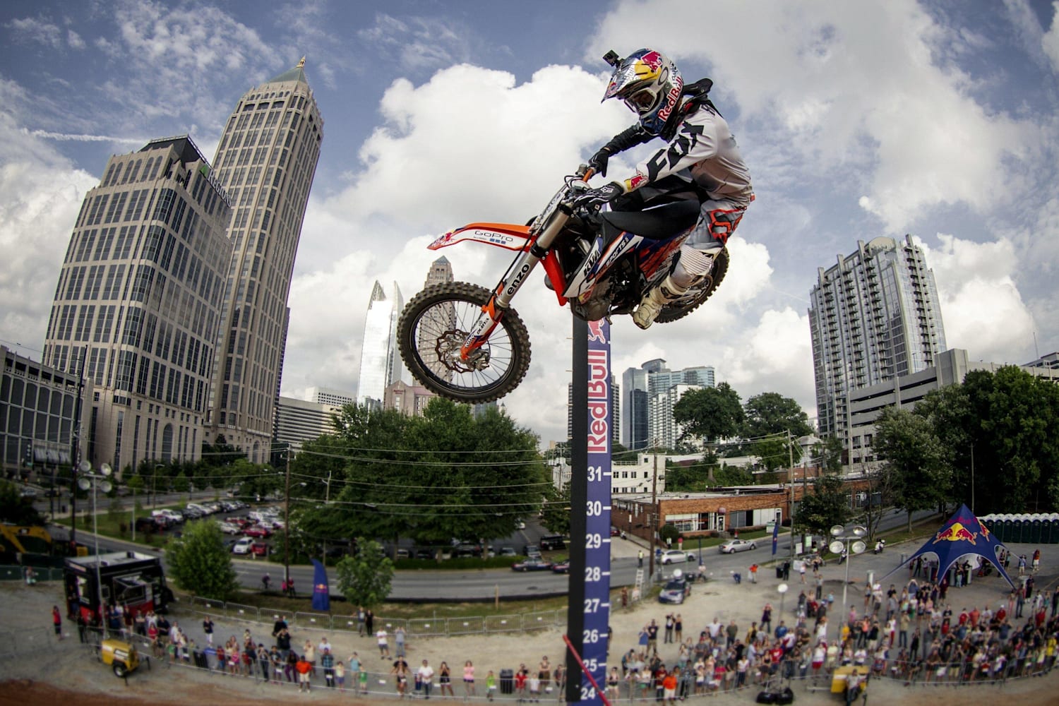 Ronnie Renner s’échauffe avant les X Games