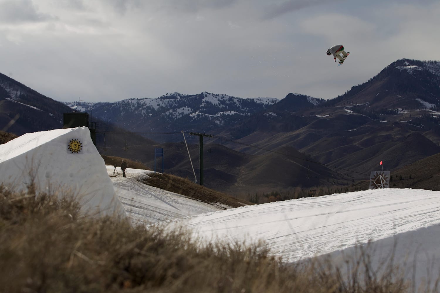 Video: Burton Presents [SNOWBOARDING] Teaser