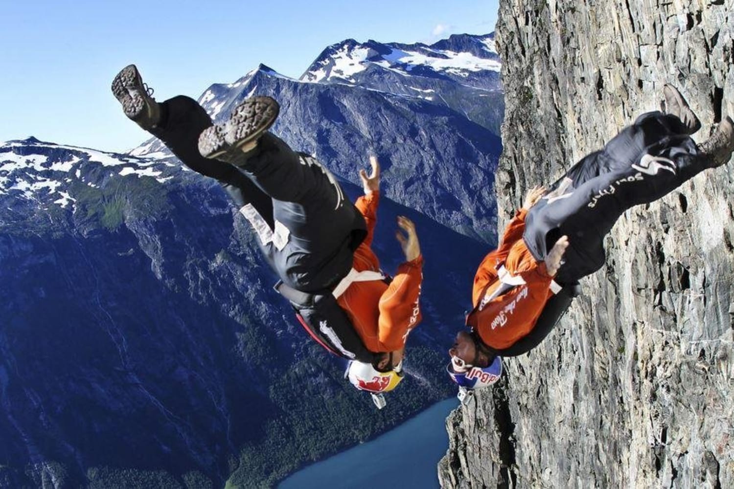 Video: Soul Flyers a BASE jump pri splne