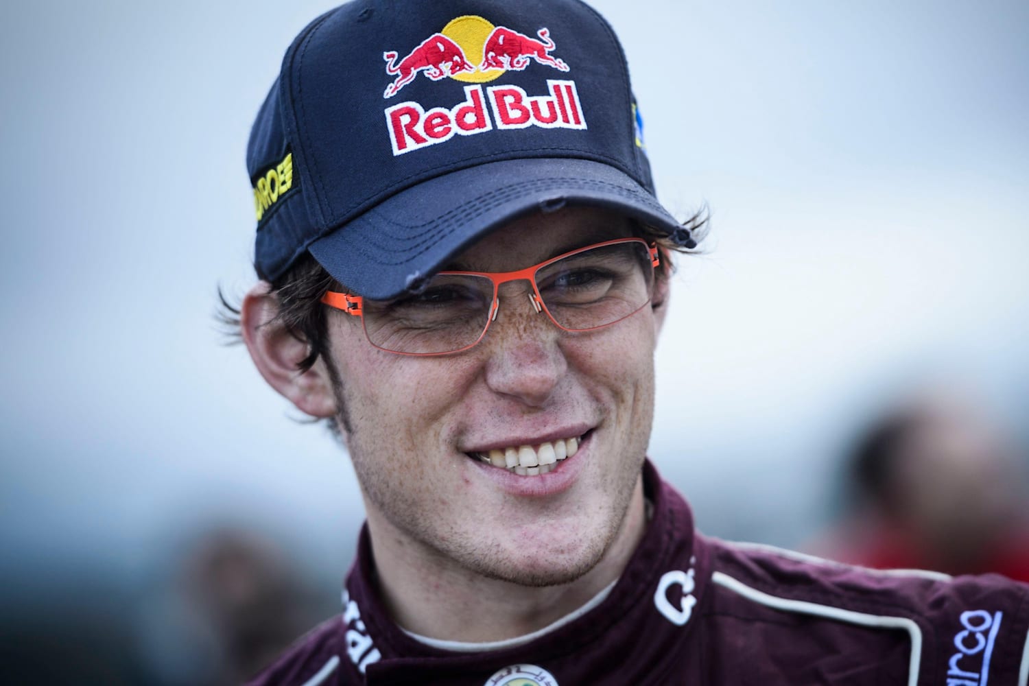 Thierry Neuville firma con Hyundai
