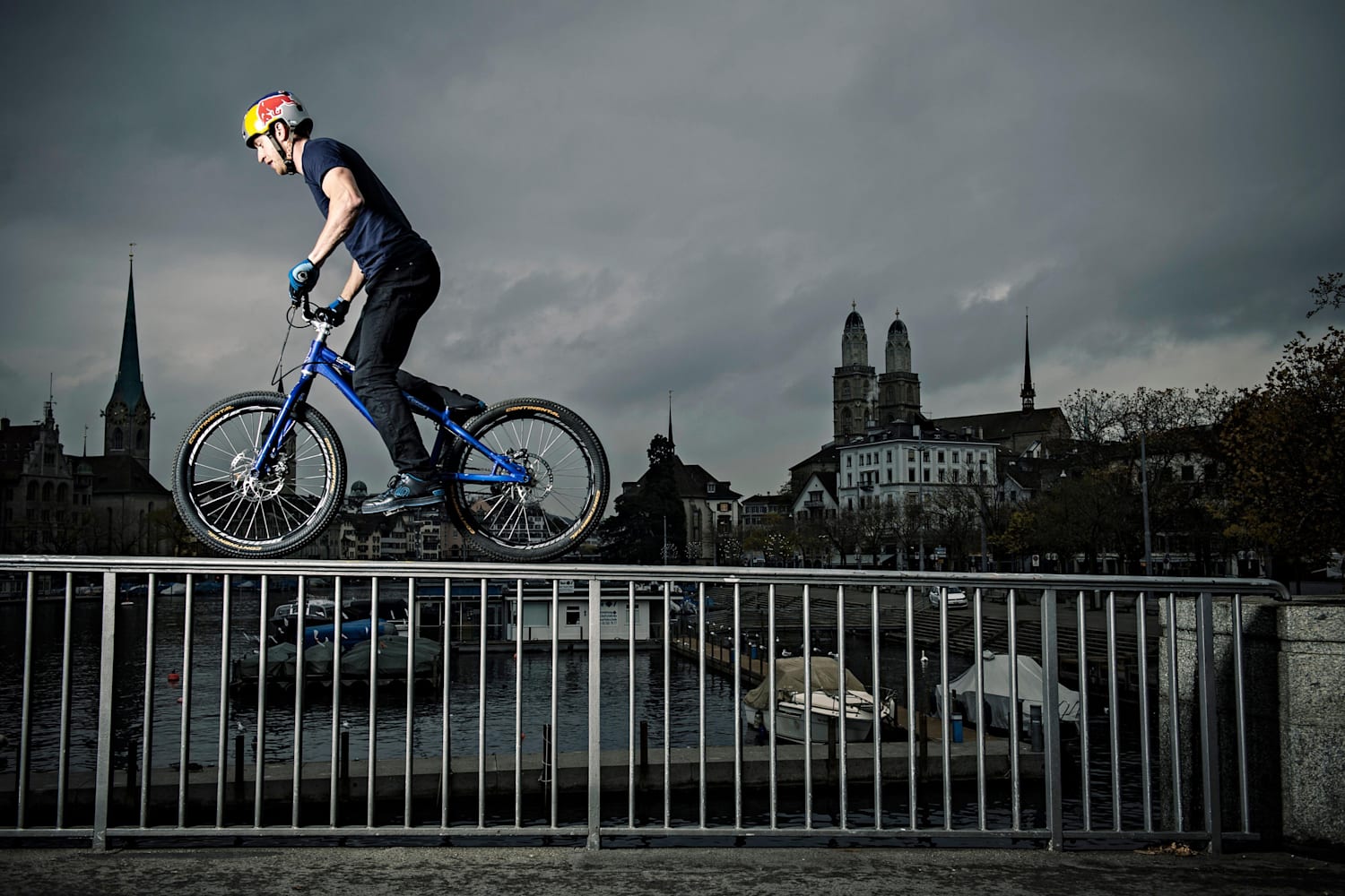 Vidéo : le photoshoot de Danny MacAskill à Zurich