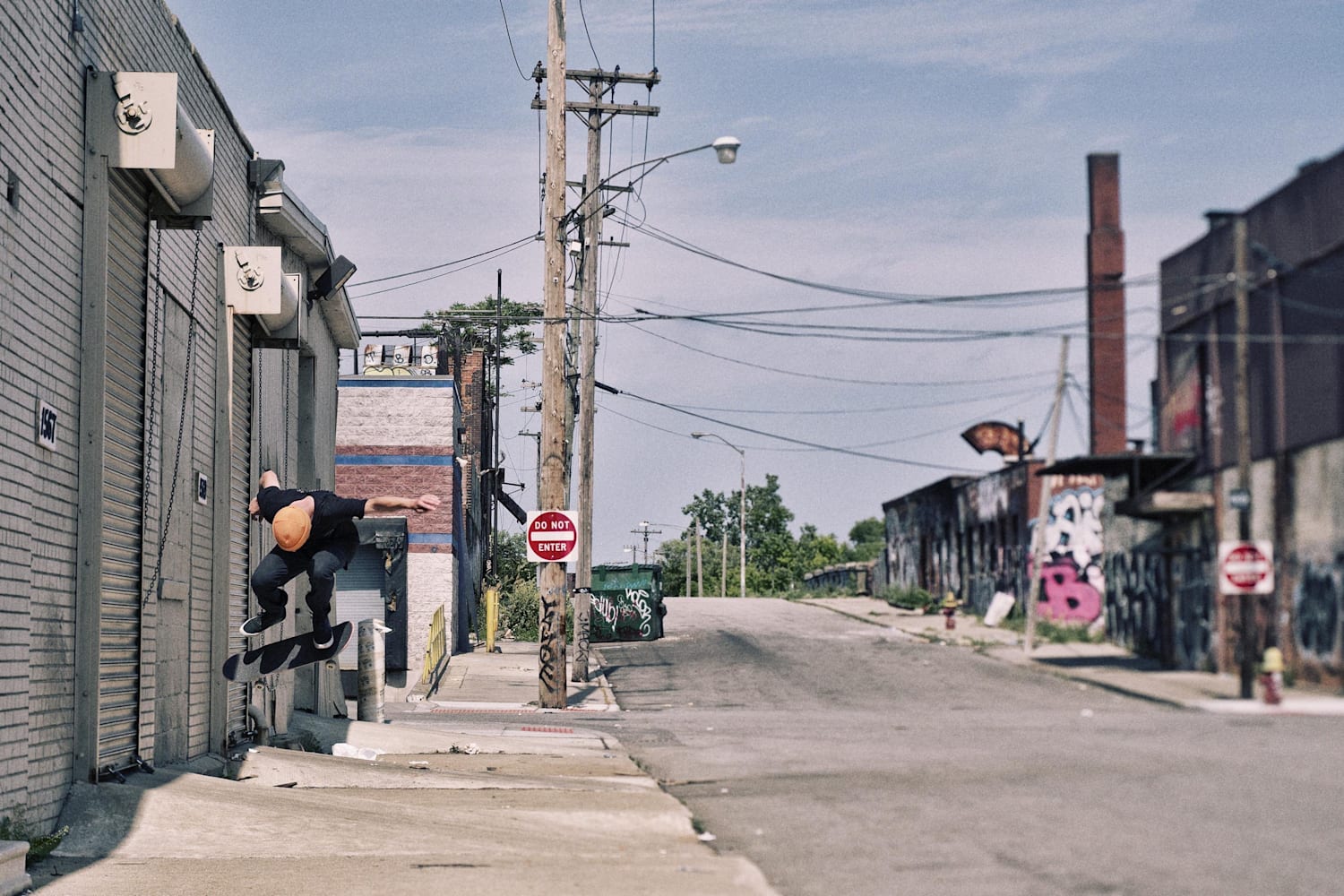 Skateboarding through the Ghost City - Photostory